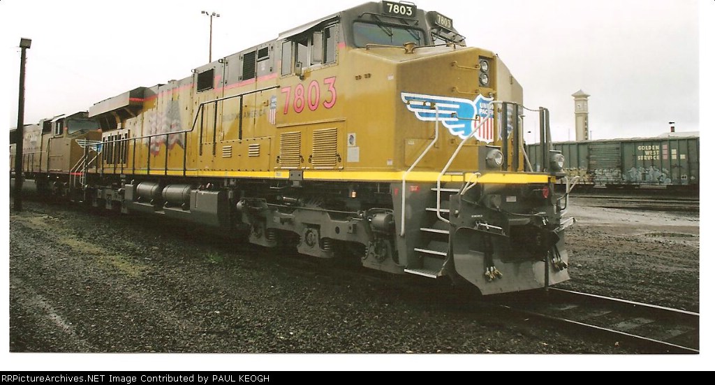 UP 7803 close up shot of the engineers side and reflective paint.